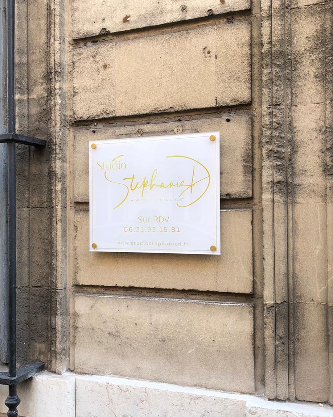 STUDIO STEPHANIE D-MARSEILLE-PLAQUE PLEXIGLAS