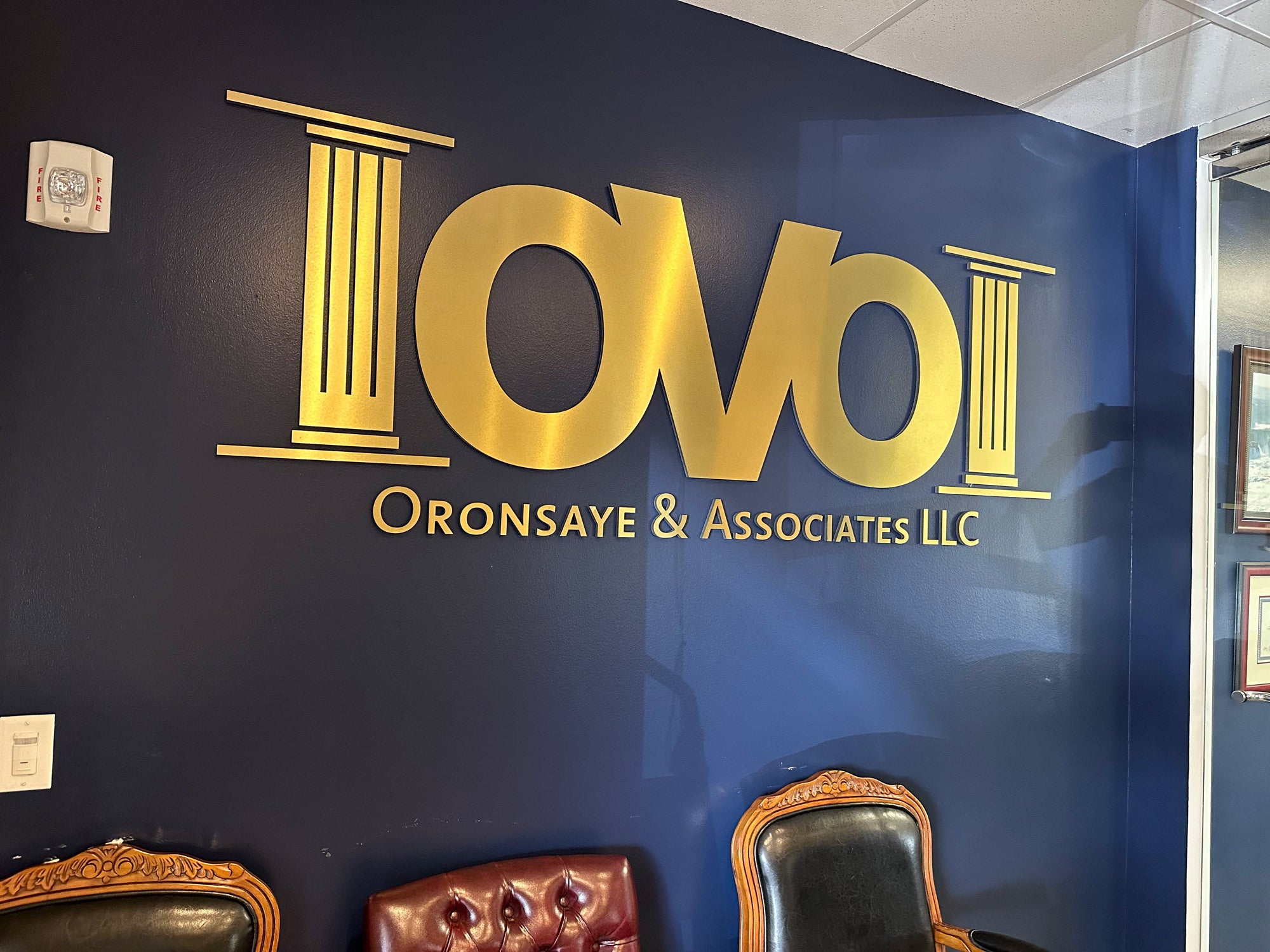 The Ultimate Guide to Buying Custom Signs in Houston (Midwest)