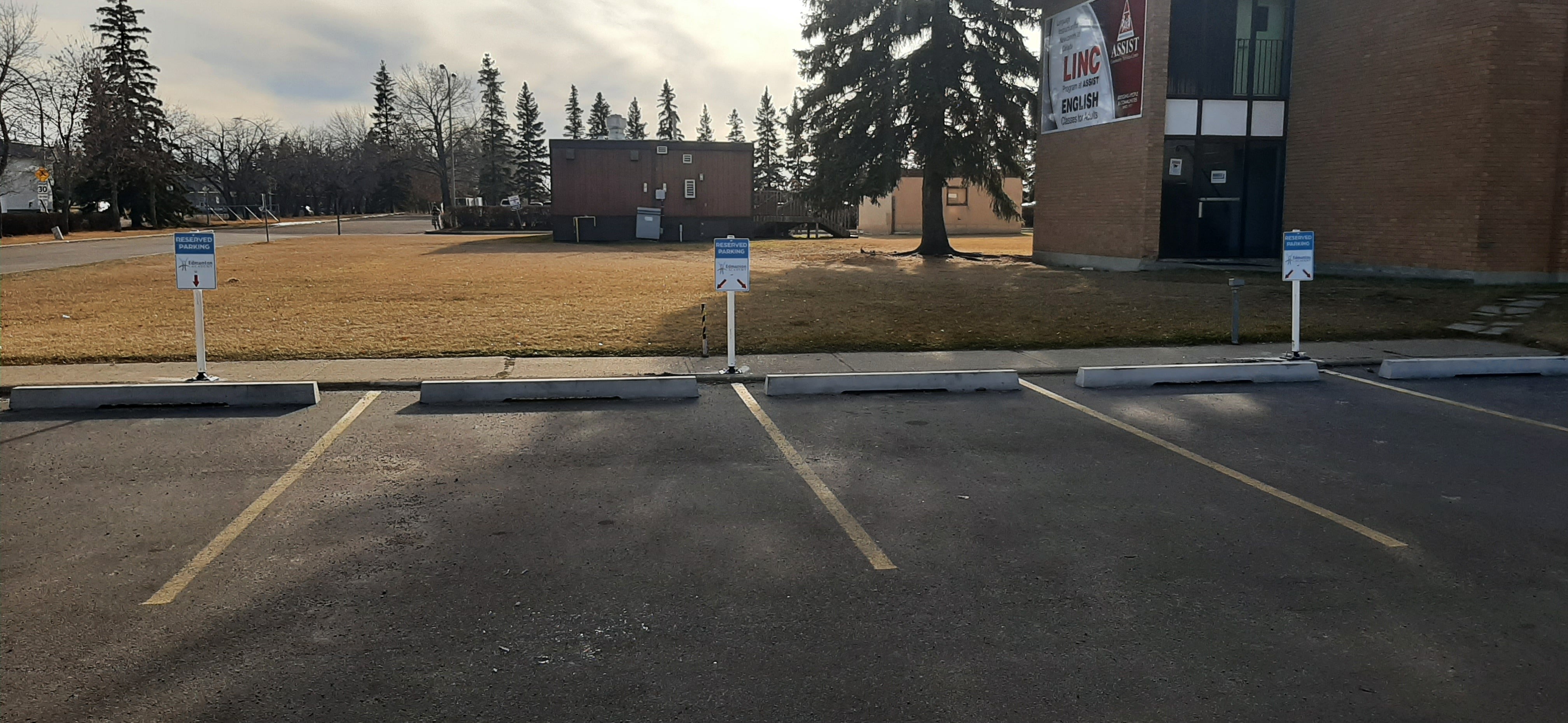Parking Lot Signs in Edmonton, AB