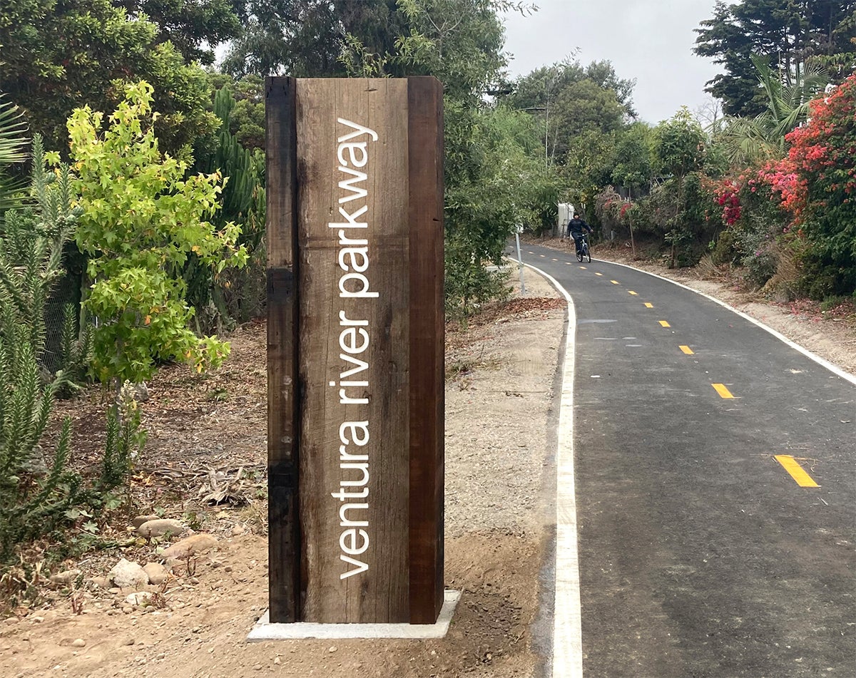 What You Need to Know About Pylon Signage in Danbury, CT