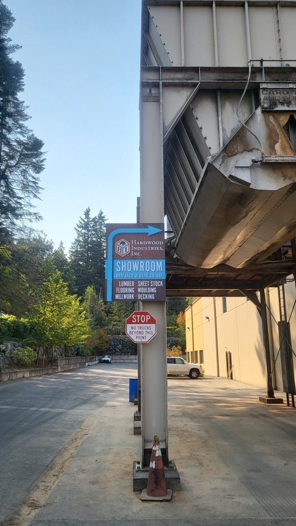 Bold Custom Signage Brands Storefront - Hardwood Industries, Kent, WA