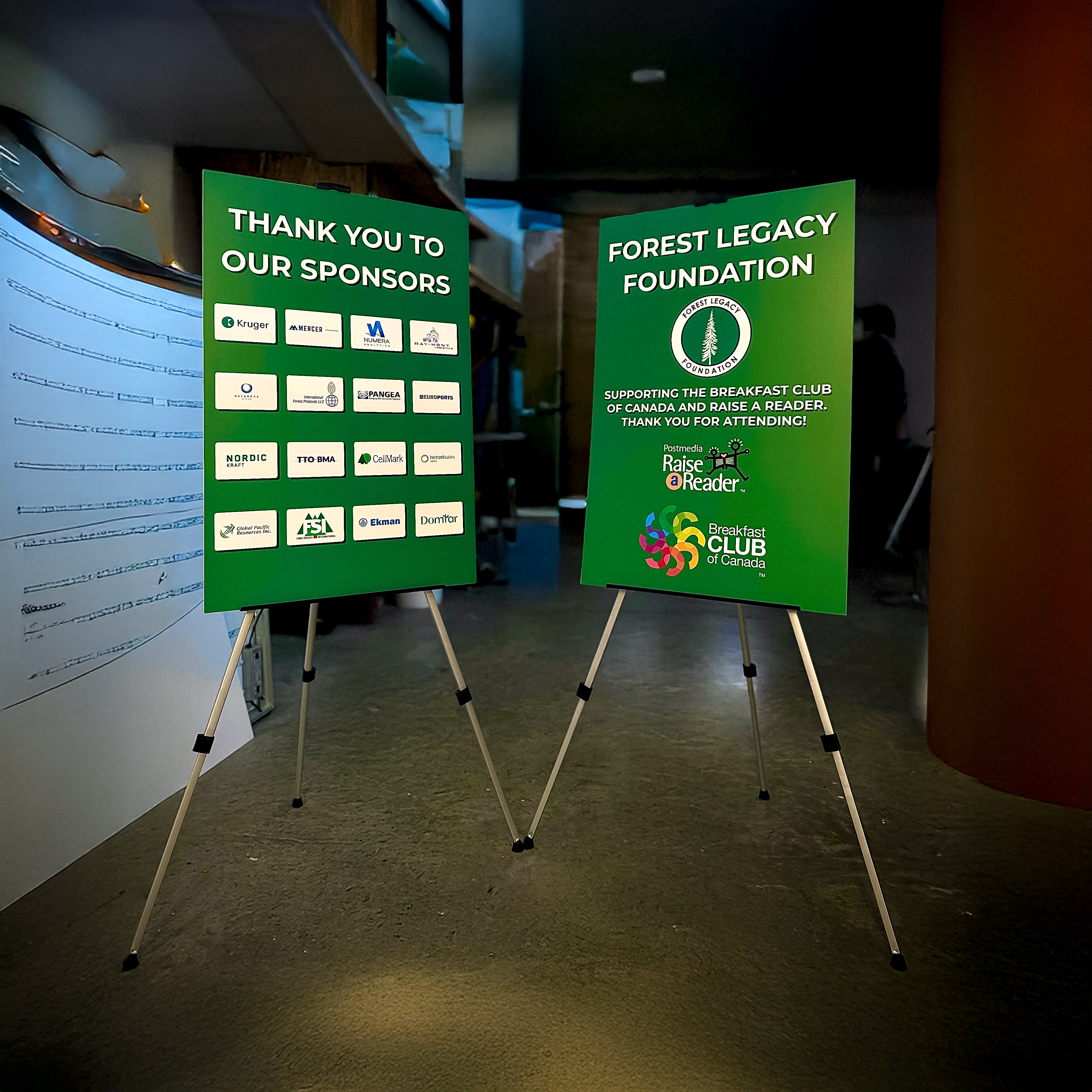 Retractable & Standing Banners