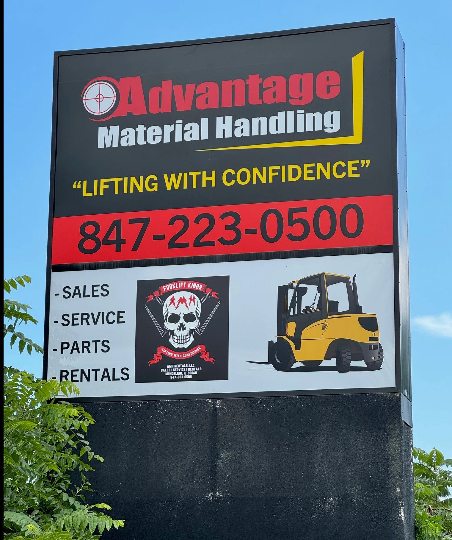 New Faces for Advantage Material Handling in Mundelein