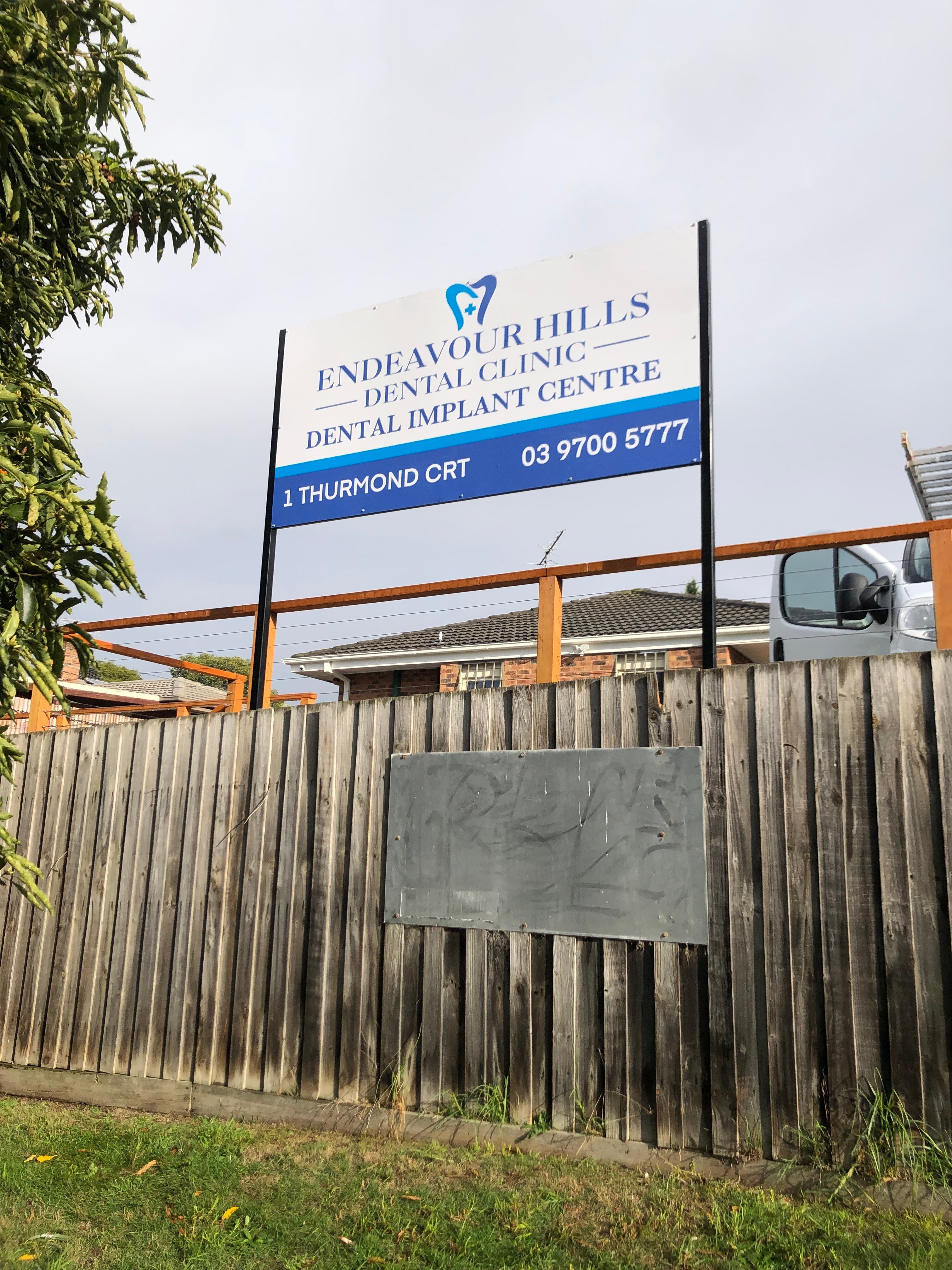 Post and Panel Sign Endeavour Hills Dental Clinic