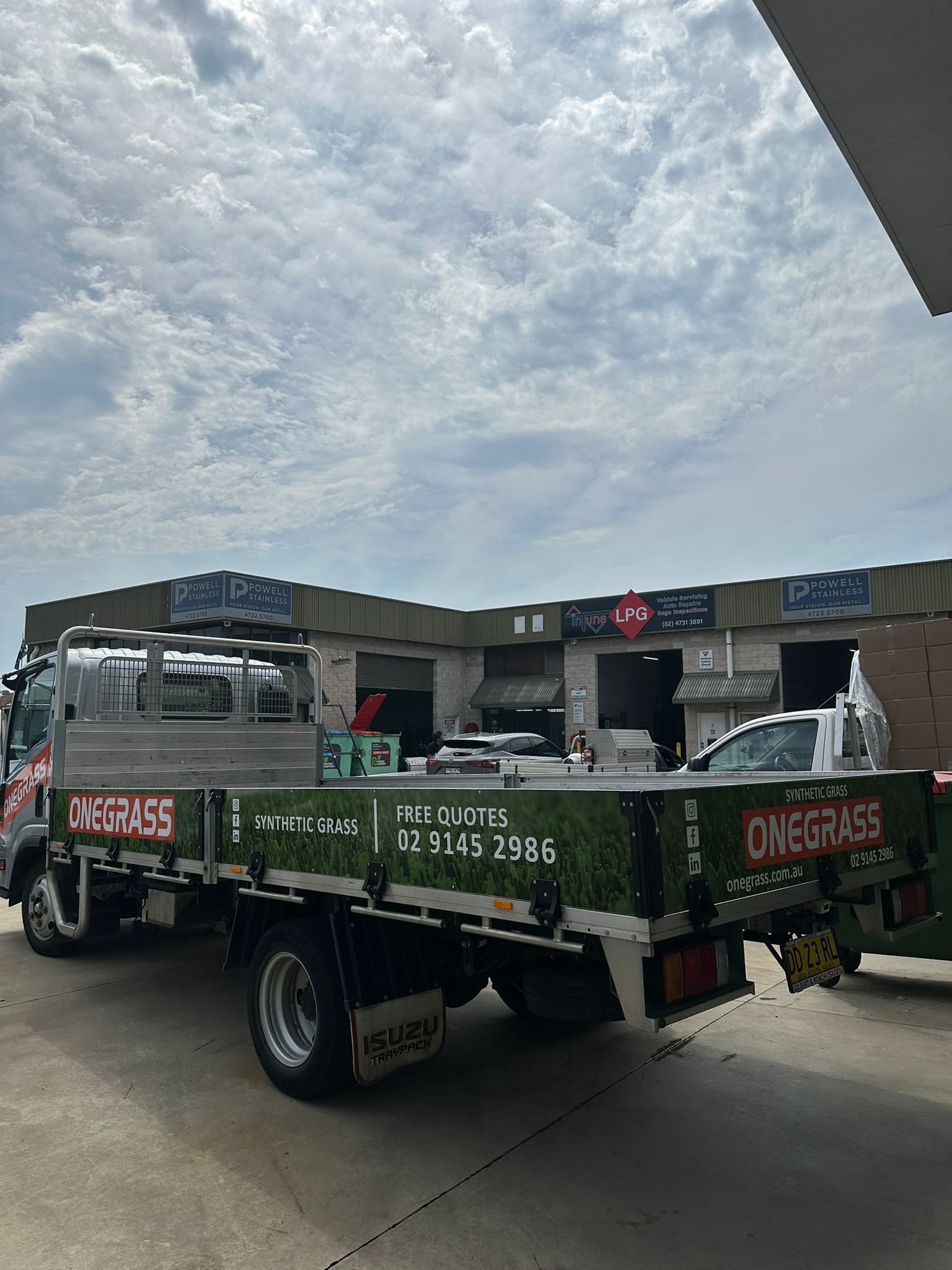 OneGrass Vehicle Wrap