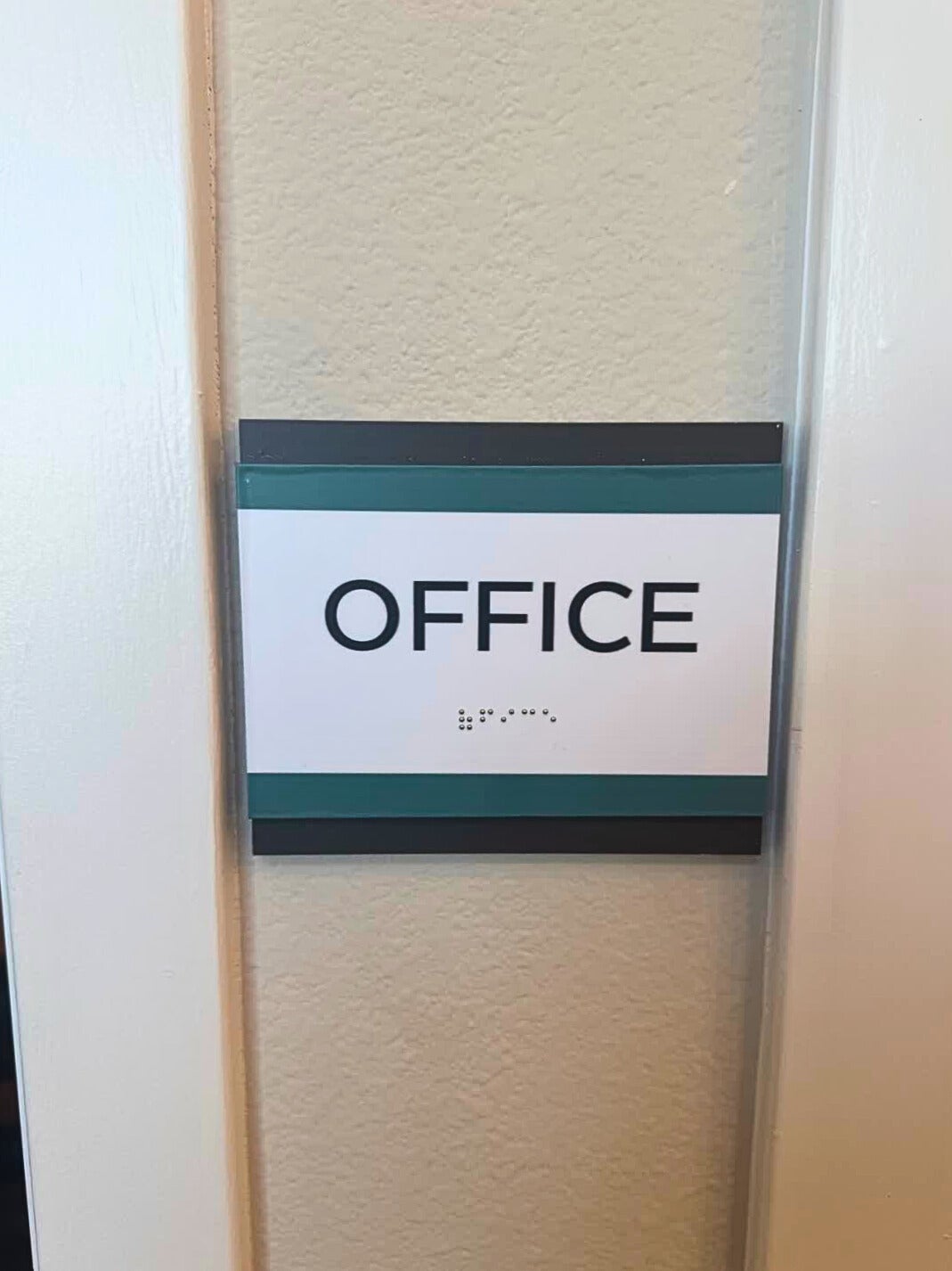 Why Apartment Signage Is One of Your Most Powerful Leasing Tool