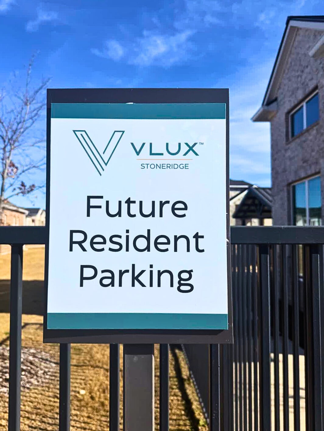 Why ACM Signs Are the Best Choice for Your Business Parking Lot