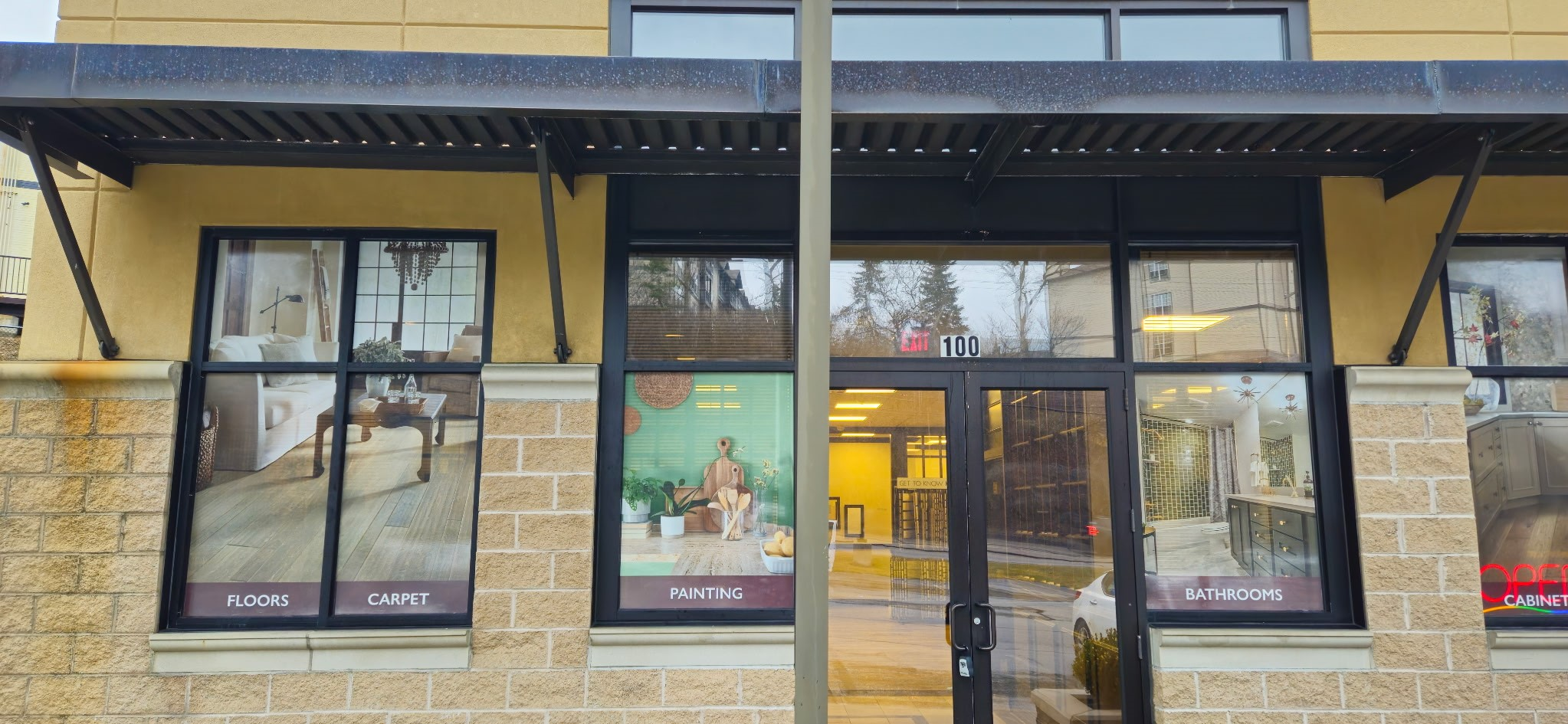 Vinyl Window Perforation: The “Clear” Choice for Storefront Marketing