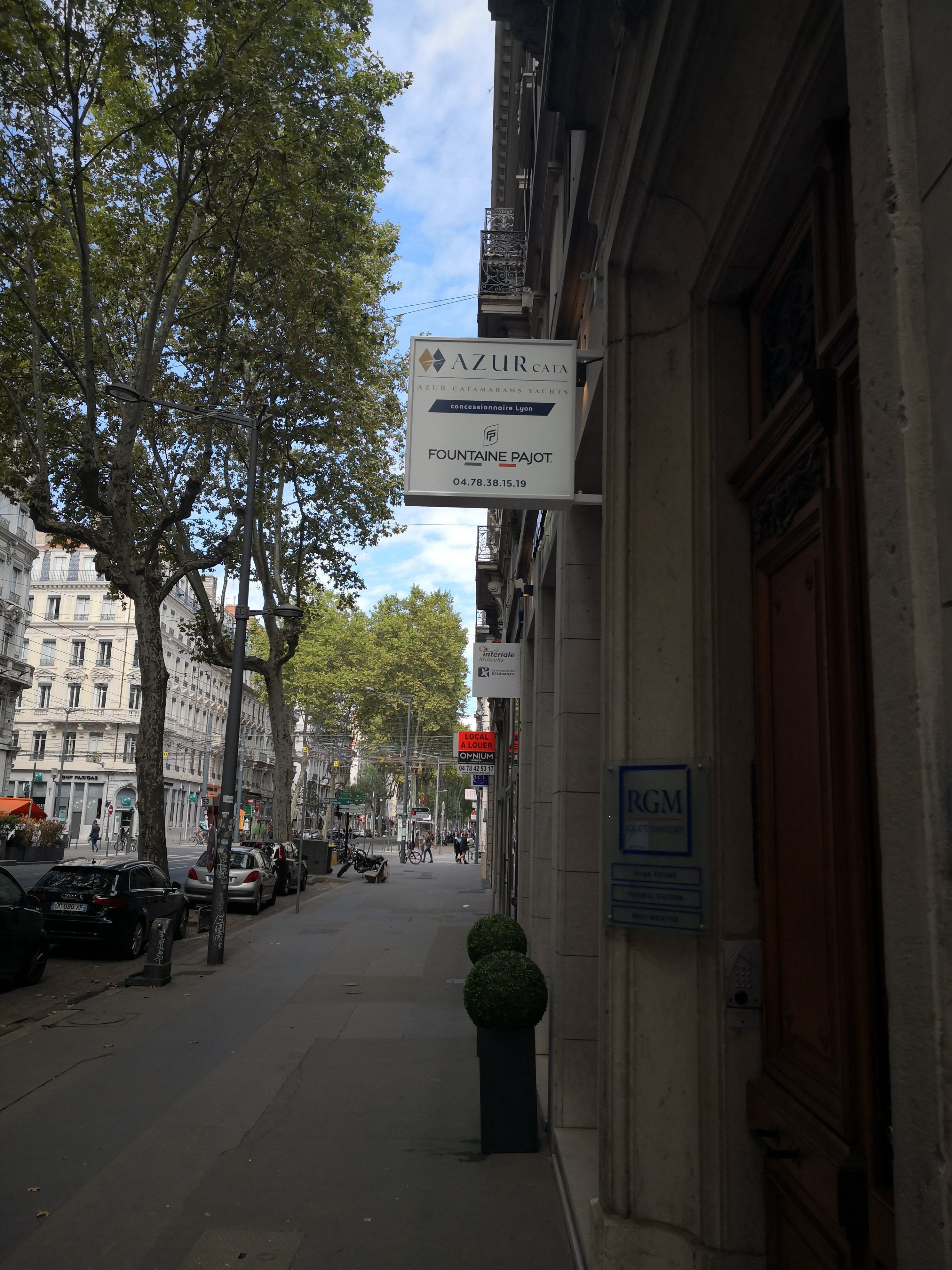l'importance d'une enseigne drapeau