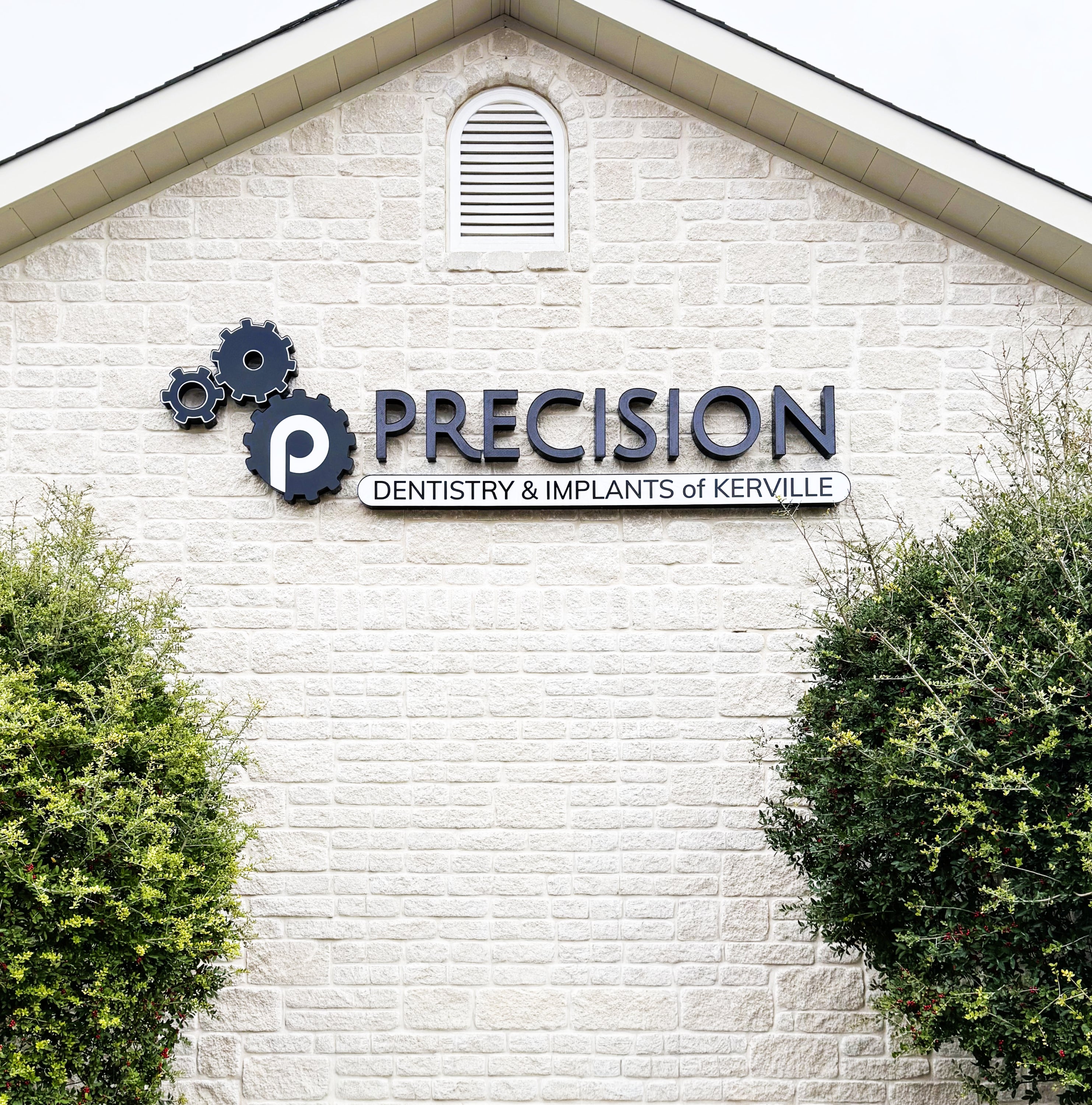 Channel Letters vs. Cabinet Signs: Which Is Right for Your Business?