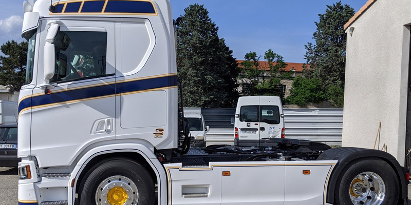 Lettrage camion | Publicité & signalétique sur véhicules | Signarama