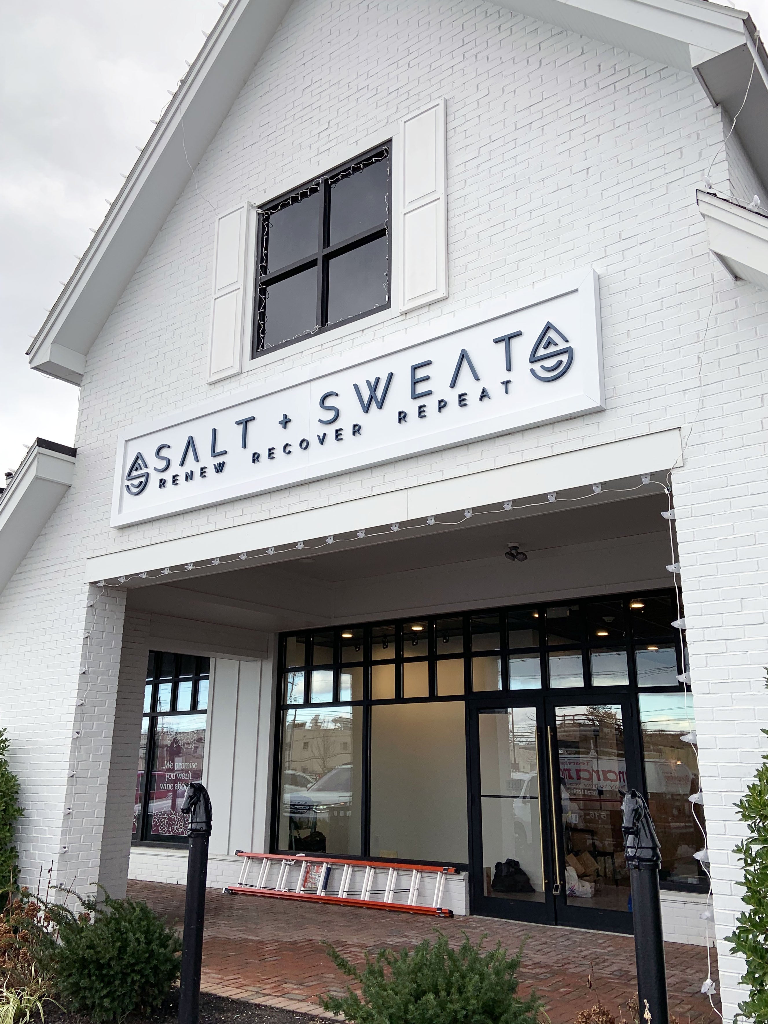 Custom Outdoor Signs for New Businesses | Team Hicksville