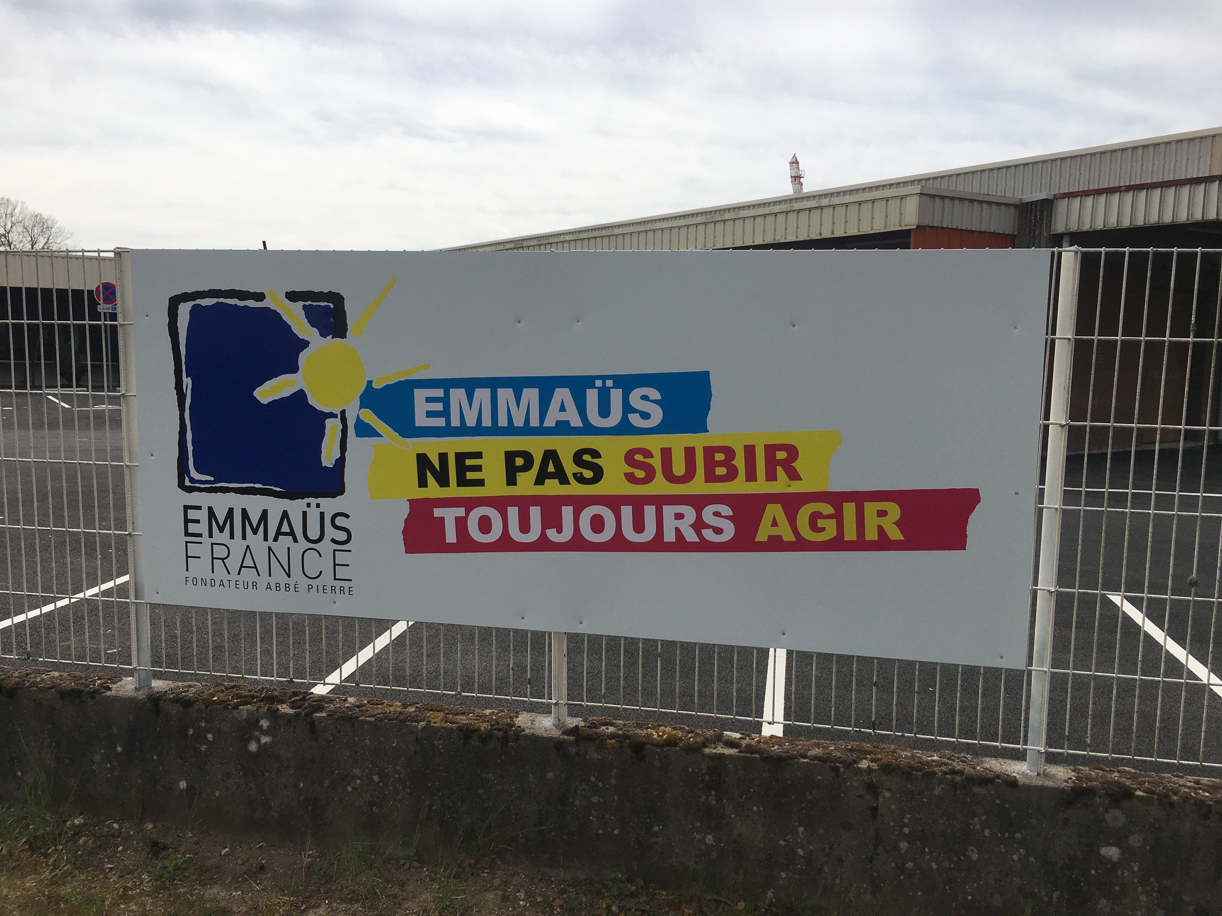 PANNEAUX DIRECTIONNELS - SIGNALETIQUE EXTERIEURE - SIGNALETIQUE ...