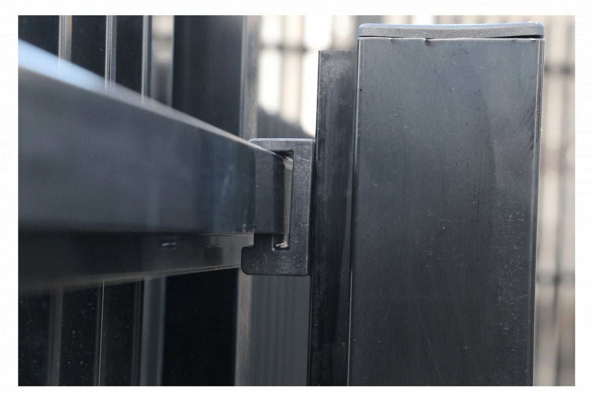 The Blade Slider Gate