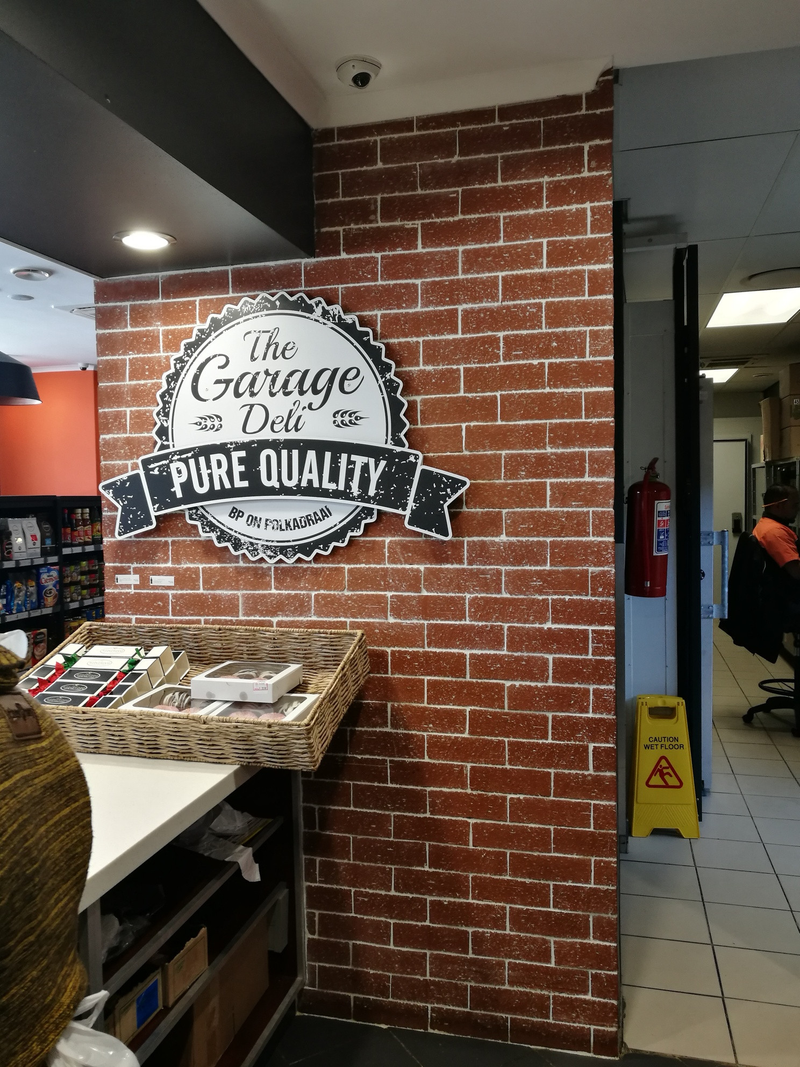 Wall décor & signage to improve your company interior