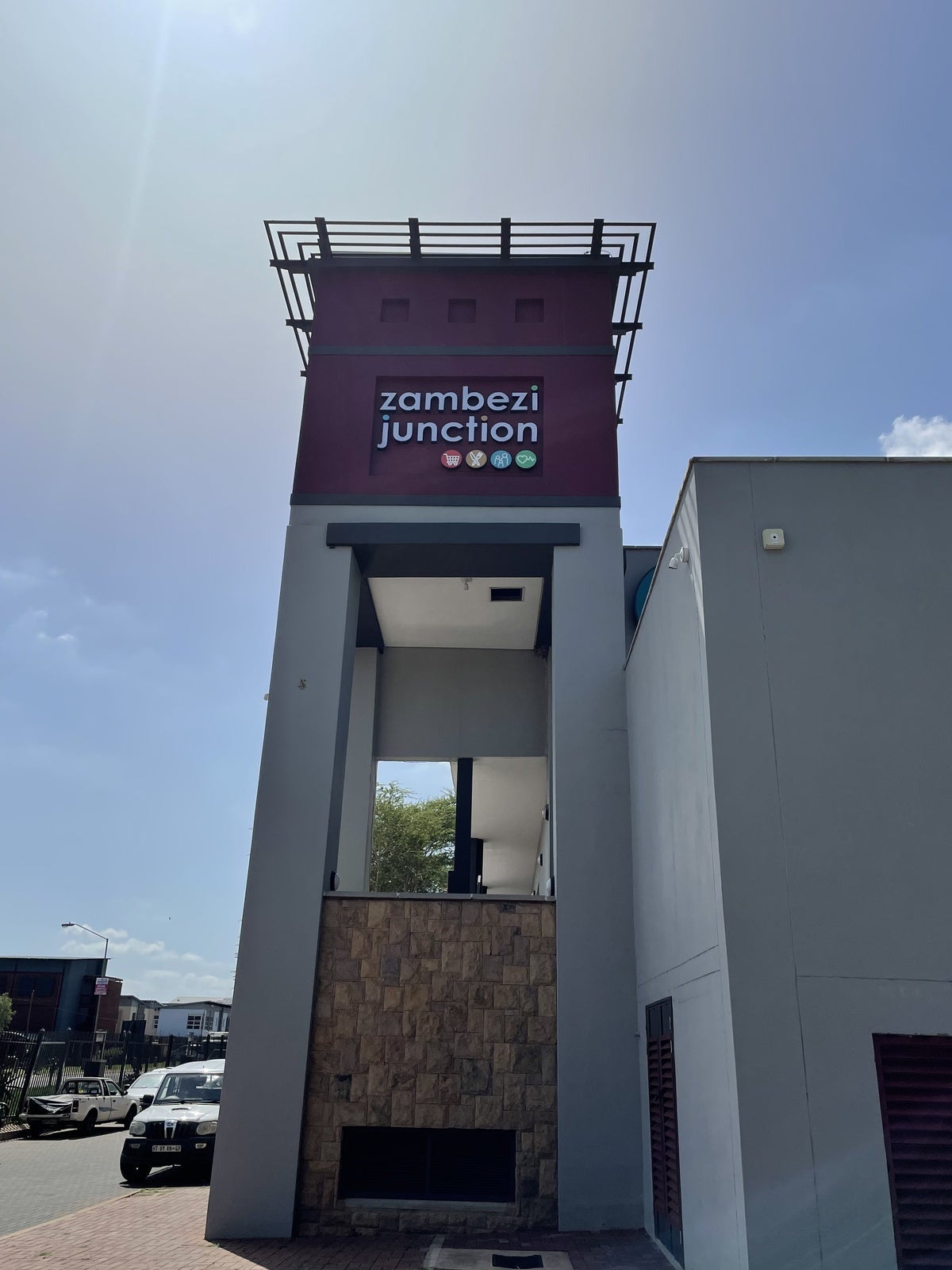 New Primary Signage for Zambezi Junction
