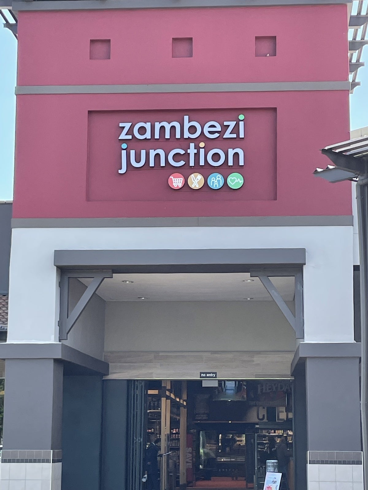 New Primary Signage for Zambezi Junction
