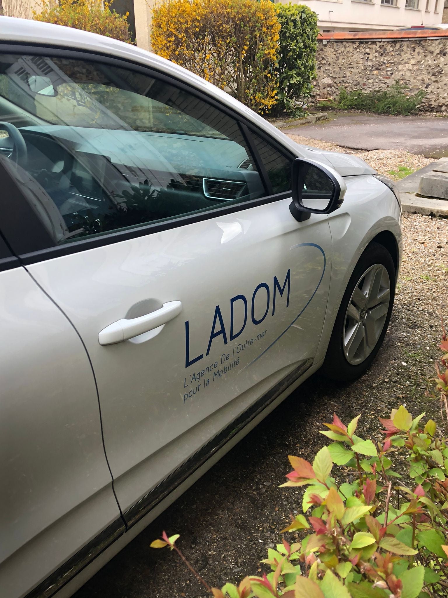 Marquage flotte véhicule pour LADOM