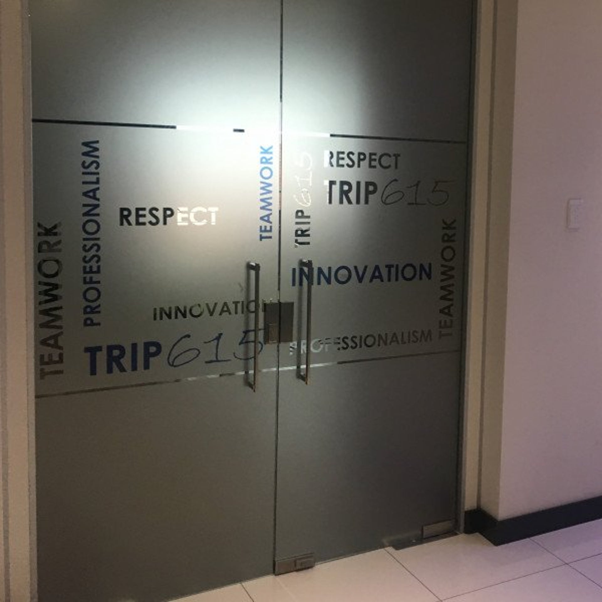 Window signs of a wide variety to get you noticed