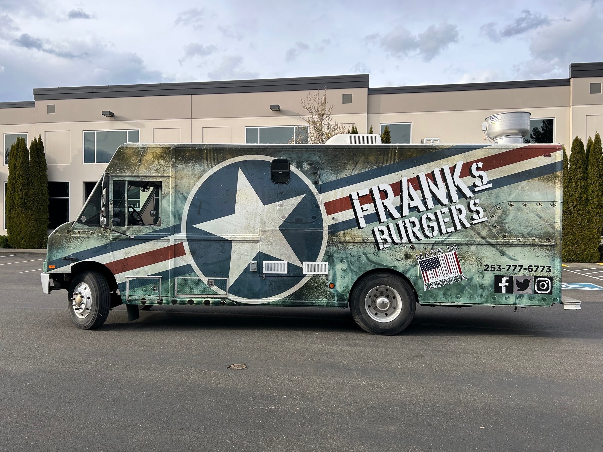 Franks Burgers - Great Look and Great Food