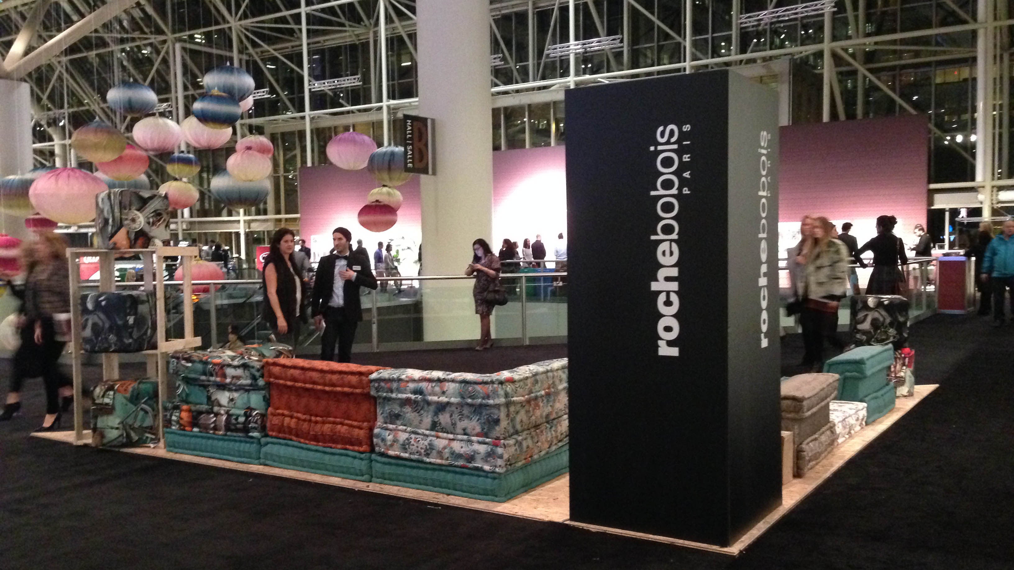 Stand Out from the Crowd: How Trade Show Signs Can Help Businesses Make ...